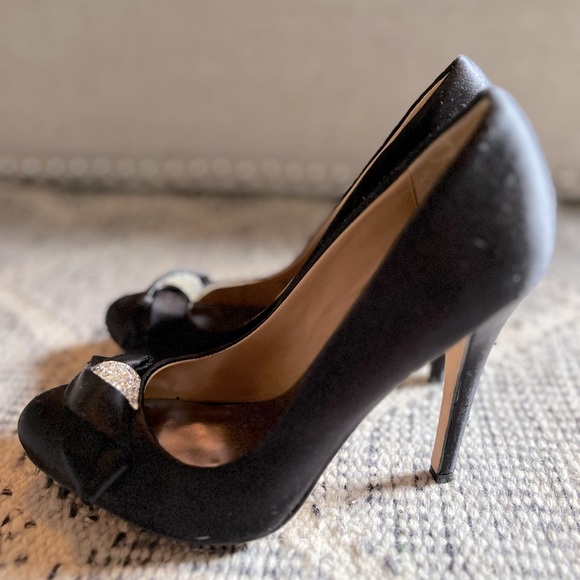 Badgley Mischka | Shoes | Black Satin Badgley Mischa Heels | Poshmark
